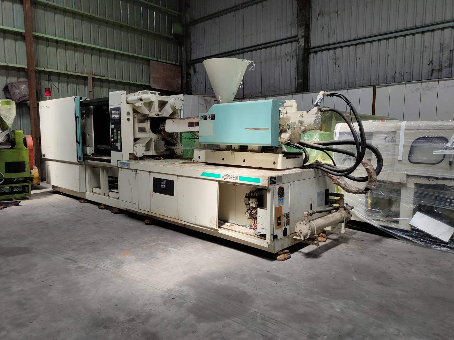 NIIGATA 350 tons Injection Machine Used Injection Molding Machine
